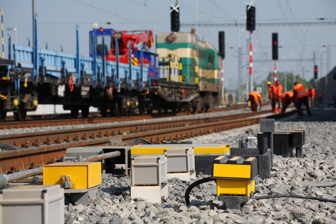 AŽD Praha s.r.o. | Stavbyvedoucí montážních prací | AŽD Praha s.r.o.